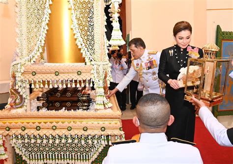 ในหลวง พระราชทานเพลิงศพ สมเด็จพระวันรัต จุนท์ พฺรหฺมคุตฺโต