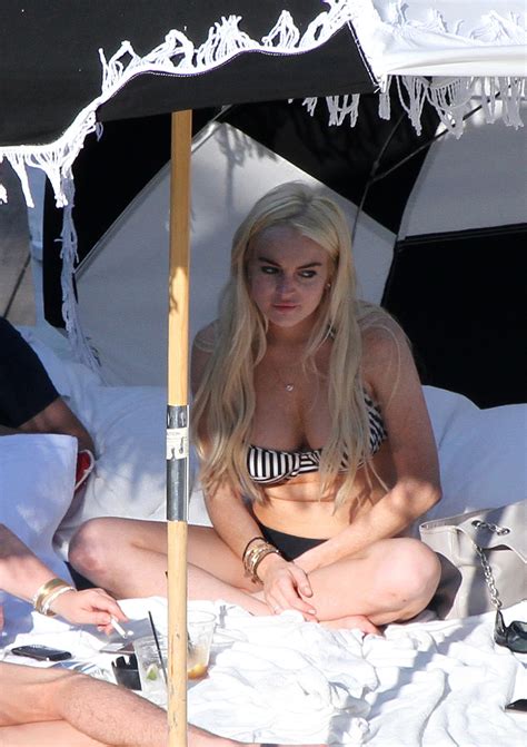 Lindsay Lohan Bikini Pictures Sexiest Swimsuit Photos Life And Style