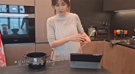 신애라 “♥차인표 설거지 할 때 뉴스 시청‥난 연애예능 본다”신애라이프 손에 잡히는 뉴스 눈에 보이는 뉴스 뉴스엔