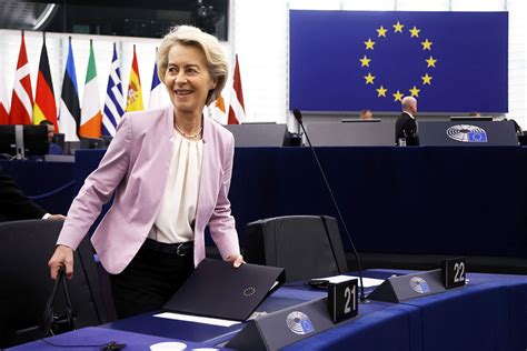 Европарламент отклонил вотум недоверия Урсуле фон дер Ляйен