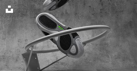 공중에 떠 있는 신발 한 켤레 사진 Unsplash의 무료 유행 이미지