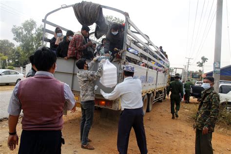 နမ့်စန်၌ နေရပ်ပြန်မြန်မာရွှေ့ပြောင်းအလုပ်သမားများ ၁၅၁ ဦးကို ကြိုဆို၍ ထမင်းဘူးနှင့် သောက်ရေသန့