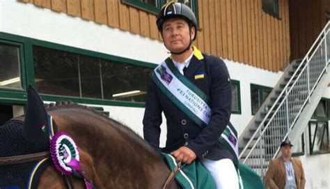 КАДЕ СЕ ПАРИЧКИТЕ од Онишченко Владата замајува со одземање државјанство