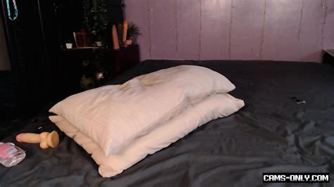 Ebony Drives White Cock To Explode On Her Back