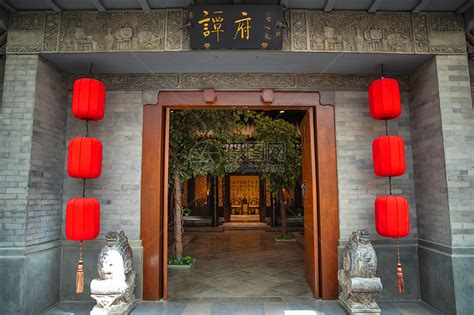 古典式餐厅门口高清图片下载 正版图片507616832 摄图网