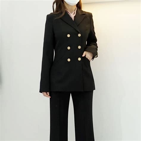 시그니처 여성 정장 자켓 테일러드 카라 스판 금장 버튼 더블 재킷 출근패션 스타일라떼