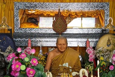 เหรียญรุ่นธรรมจักรมหามงคล หลวงพ่อเปิ่น วัดบางพระ นครปฐม ปี2537 Ennxo