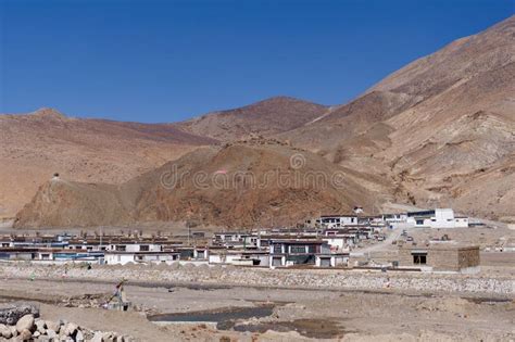 Hills Of The Qomolangma National Nature Preserve Chomolungma Nature Reserve In Tibet China