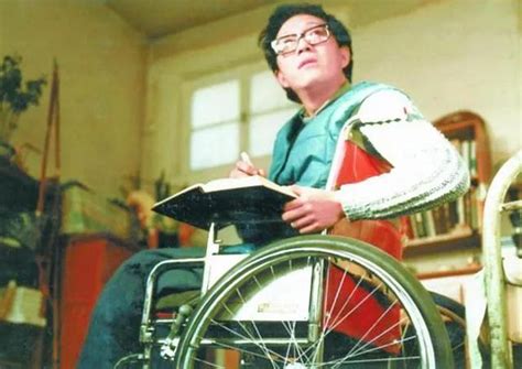 史鐵生我與地壇世界以痛吻我我要報之以歌 每日頭條