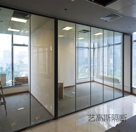单玻隔断 单层玻璃隔断墙 隔断铝材 广州市艺苑装饰工程有限公司