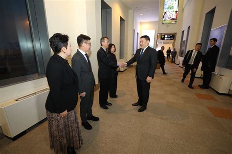 ЕРӨНХИЙ САЙД Л ОЮУН ЭРДЭНЭ БНСУ Д АЛБАН ЁСНЫ АЙЛЧЛАЛ ХИЙЖ БАЙНА