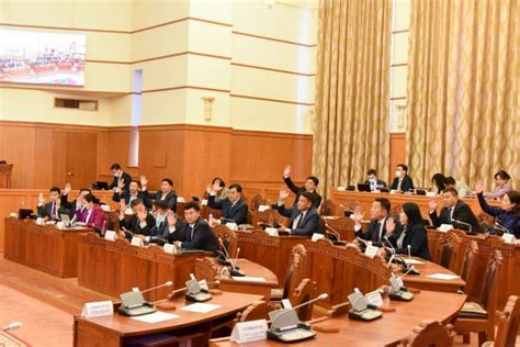 Төрийн болон орон нутгийн өмчит компаниудын ТУЗ д нийт 494 гишүүн ажиллаж байгаагаас 350 нь