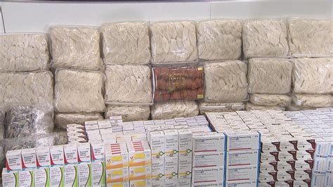 北上直通巴藏總值約780萬元懷疑走私貨物 海關拘52歲男司機 無綫新聞tvb News