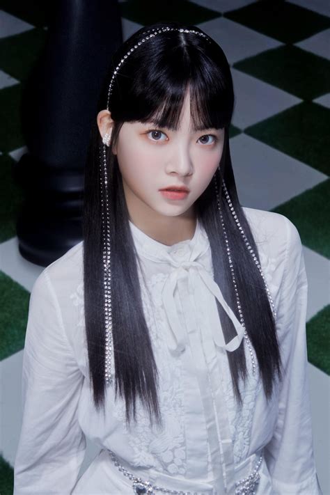 221128 Le Sserafim Japan 1st Single Fearless Concept Photo White Baccharis Ver R