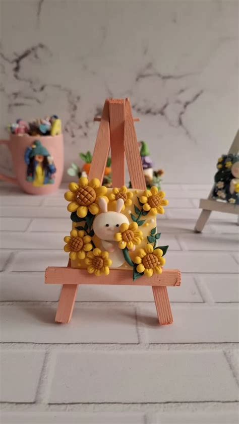 Mohadese ‎یه دکوری کوچیک، ولی با یه عالمه عشق 💛🐥 این جوجه‌ی ناز