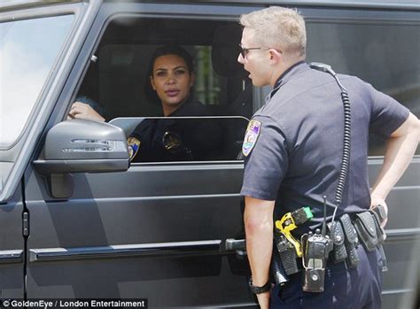 Kim Kardashian Pulled Over By Police Daily Mail Online