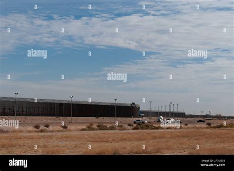 The Border Wall United States Mexico In English Mexico United