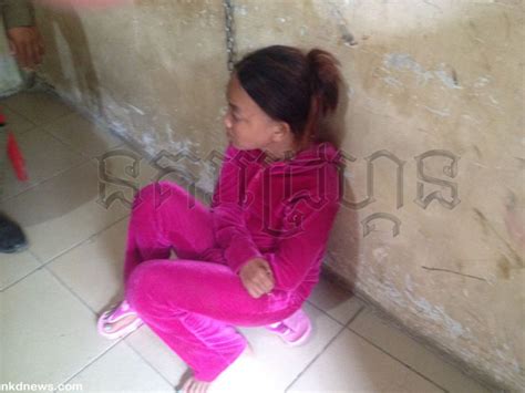 នគរបាល ទួល សង្កែ ឃាត់ខ្លួន ស្ដ្រី ជួញដូរ ថ្នាំ ញៀន ម្នាក់ រឹបអូស ថ្នាំ ញៀន ៧ កញ្ចប់ នគរដ្រេហ្គន