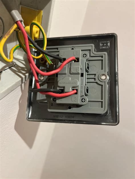 Intermediate Light Switch Help Can The Switch In The Second Picture Replace The One In The