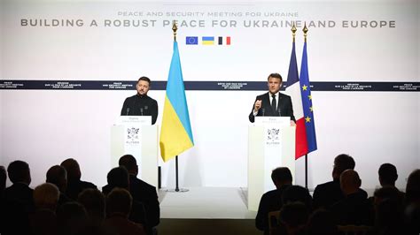 Спільна пресконференція Володимира Зеленського та Емманюеля Макрона за підсумками переговорів