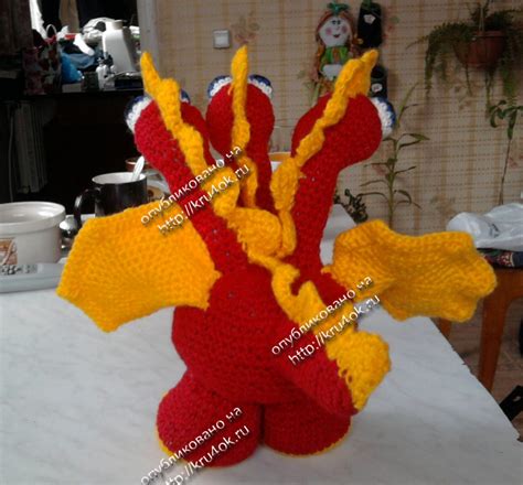 Трехголовый дракончик