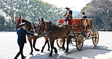 フォトギャラリー信任状奉呈式の馬車列再開 フィジー大使 産経ニュース