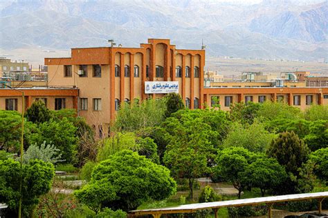 روز بارانی و جلوه گری بهار در دانشگاه بیرجند ۱۱ اردیبهشت‌ماه ۱۴۰۲ به