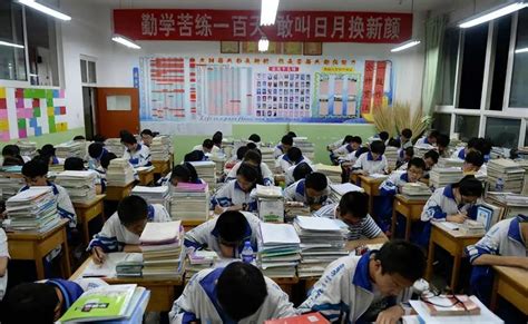 56岁高考“钉子户”梁实，今年第27次参加高考，他考了多少分？ 知乎