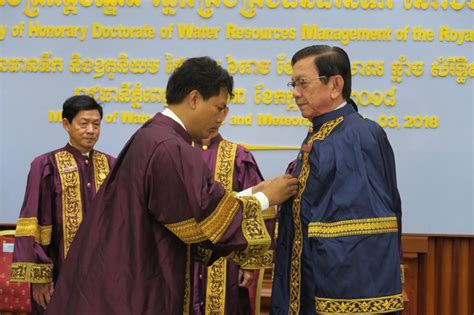 លោករដ្ឋមន្ត្រី លឹម គានហោ ទទួលសញ្ញាបត្រកិត្តិបណ្ឌិត ផ្នែកគ្រប់គ្រងធនធានទឹក