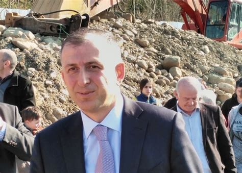 ზურაბ პატარაძე ბარათაშვილის 24 ში უნებართვოდ დანგრეულ ისტორიულ სახლზე Batumelebi