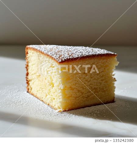 スポンジケーキのイラスト素材 135242380 Pixta