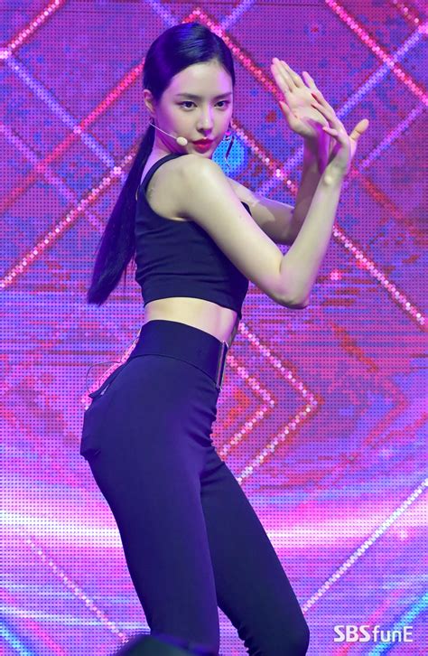 E포토 에이핑크 손나은 완벽한 마네킹 몸매