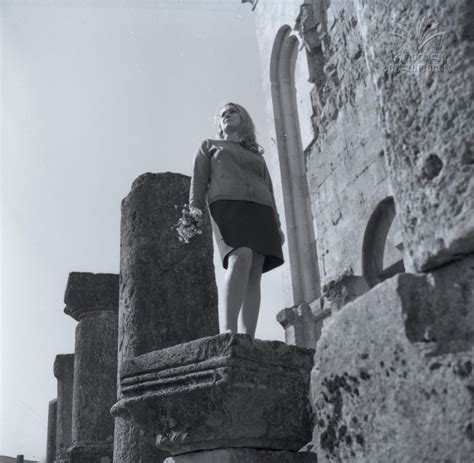 Iverieli ახალგაზრდა ქალის პორტრეტი