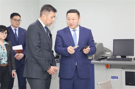 Хууль зүй дотоод хэргийн сайд Б Энхбаяр Улсын бүртгэлийн байгууллагад