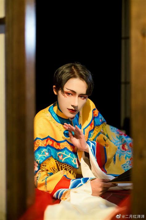 摄影：阿乆 出镜：二月红洋洋 伪装：我可能是酥禾 师傅们：疯子charles 摄影师蝈蝈小姐 薄荷白 Aris端端 小圣