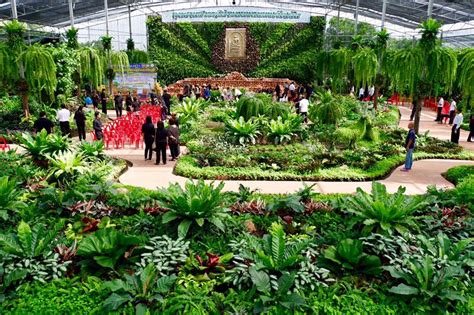 อุทยานสวรรค์อ่างทอง หนองเจ็ดเส้น พร้อมที่เที่ยวที่พักใกล้เคียง