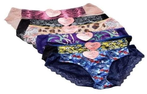 7 Reasons Why Women Should Not Wear Pants Always