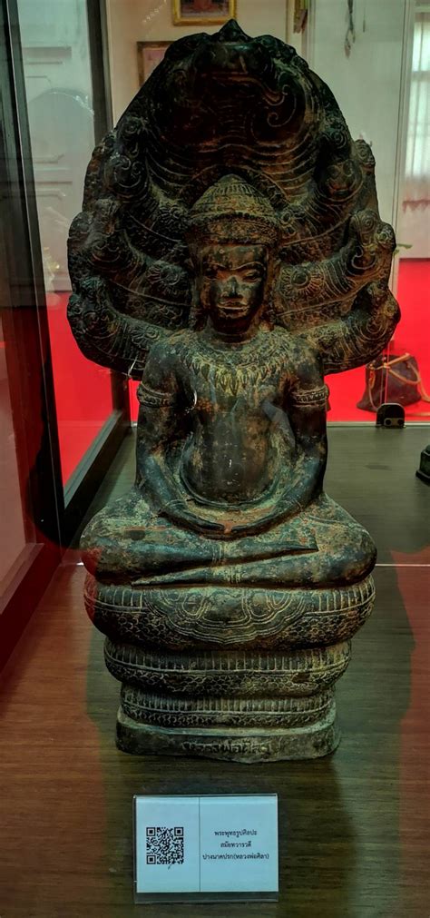 พระพุทธรูปศิลปะสมัยทวารวดี ปางนาคปรก หลวงพ่อศิลา พิพิธภัณฑ์หอพุทธศิลป์ มจร วข นครราชสีมา