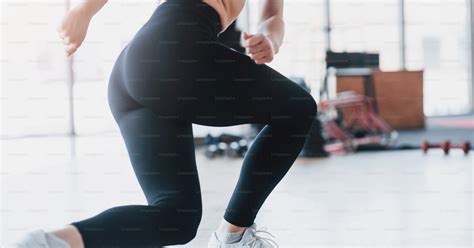 피트니스 체육관에서 활동적인 소녀입니다 개념 운동 건강한 라이프 스타일 스포츠 사진 Unsplash의 우크라이나 이미지