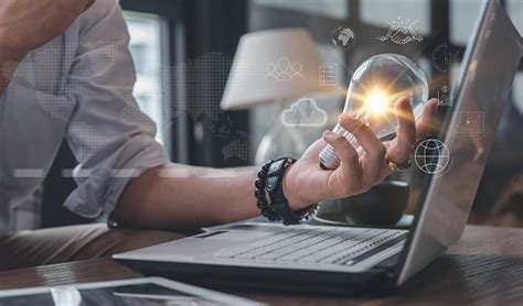 전구 아이디어 전략 창의성 정보 네트워크 지식 솔루션 손목시계 상상력 사업가의 전구 아이디어 전략 창의성 상상력 지식 솔루션 개념에 대한 스톡 사진 및 기타 이미지 Istock