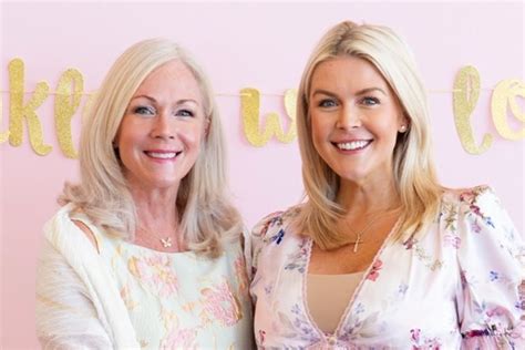 Karoline Leavitt 28 Shares Rare Photo With Mom Whos Younger Than