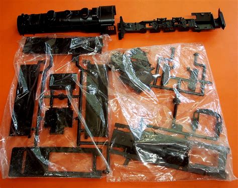 Ahm Rivarossi O Scale Indiana Harbor Belt 0 8 0 Plastic Kits 2 Ebay