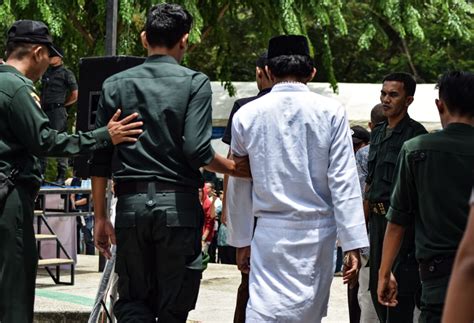 Foto Hukum Cambuk Aceh Dilakukan Di Objek Wisata Tagar