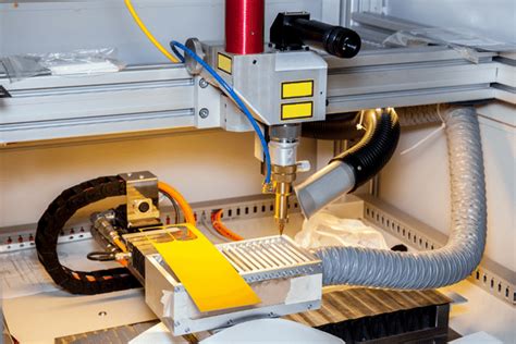 2023년 1000w Cnc 파이버 레이저 커팅 머신에 대한 전문 가이드 업데이트됨 Dekcel