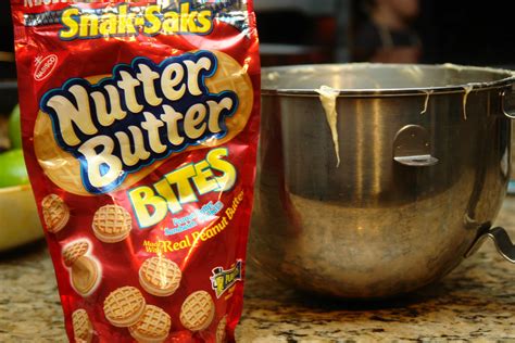 Booturtle S Show And Tell Mini Nutter Butter Cupcakes