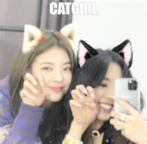 Brooke Adlı Kullanıcının Catgirl Panosundaki Pin