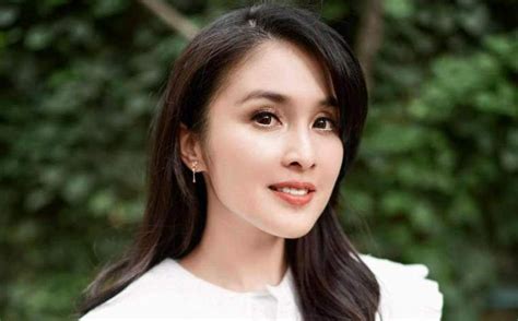 Sandra Dewi Body Measurements Height Weight Bra Size Shoe Size