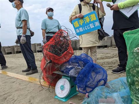 觀傳媒 雲嘉南新聞 嘉義縣春季淨灘 布袋沙灘清出一噸廢棄物