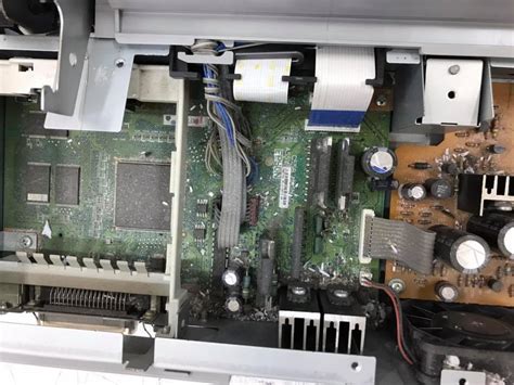 จุดอ่อนของการซ่อมเครื่องปริ้นเตอร์ด็อทแมทริกซ์ คือ ️ขี้กระดาษหล่นใส่เต็มบอร์ด เกิดจากการใช้งาน