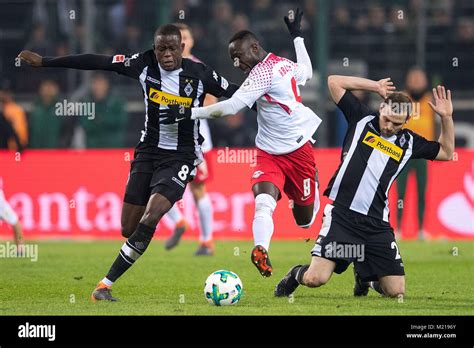 Moenchengladbach Germany 3rd Feb 2018 Gladbachs Denis Zakaria L